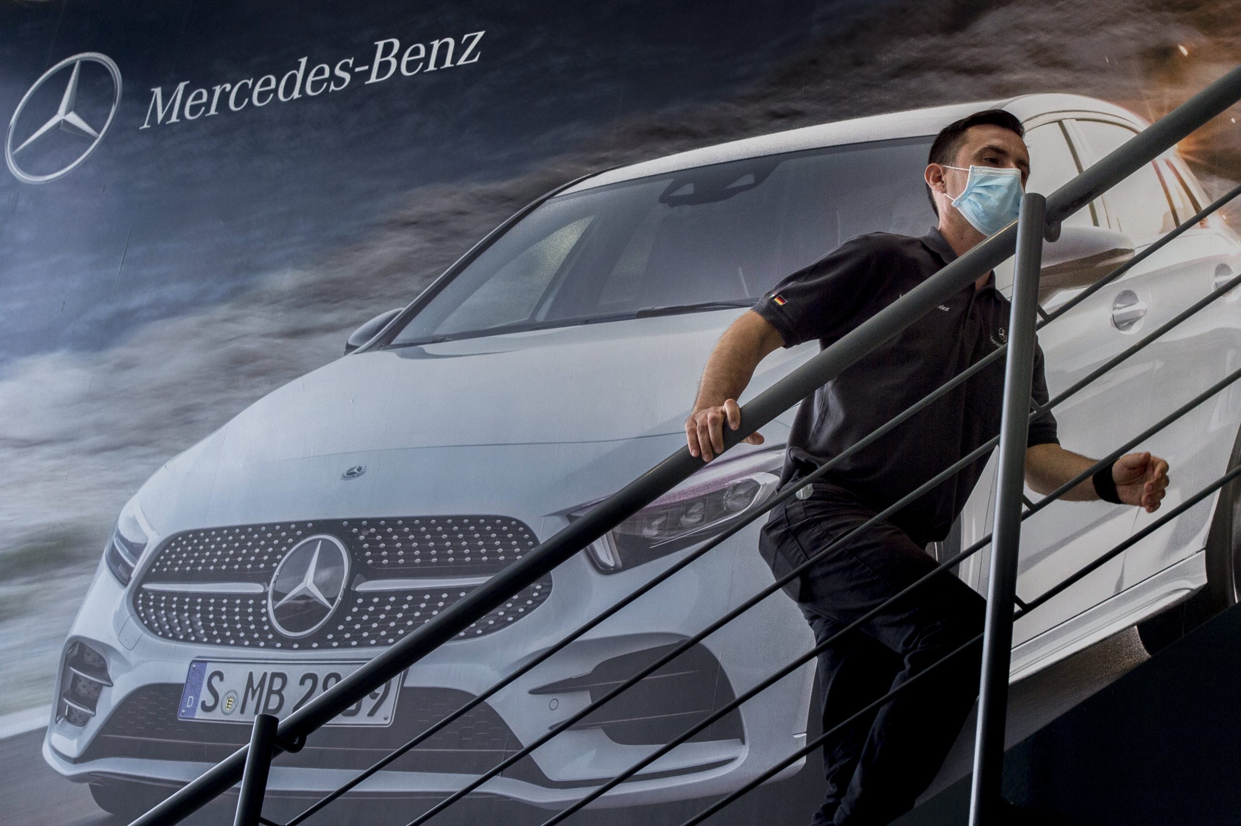 Több mint 120 óvintézkedést vezettek be a kecskeméti Mercedes-gyárban ...