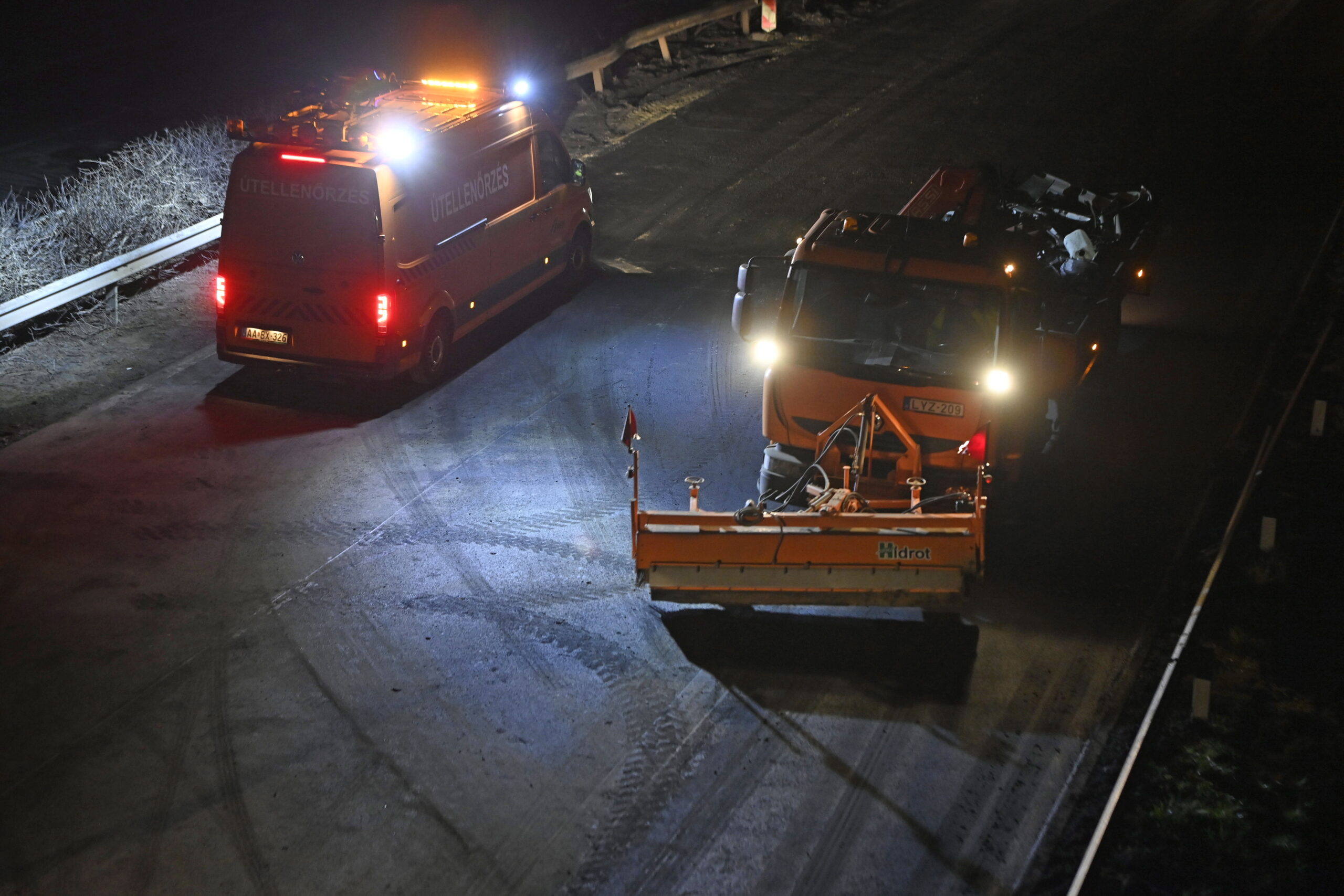 Újra zavartalan a forgalom az M1-esen a szombati tömegbaleset helyszínén – Cs3.hu